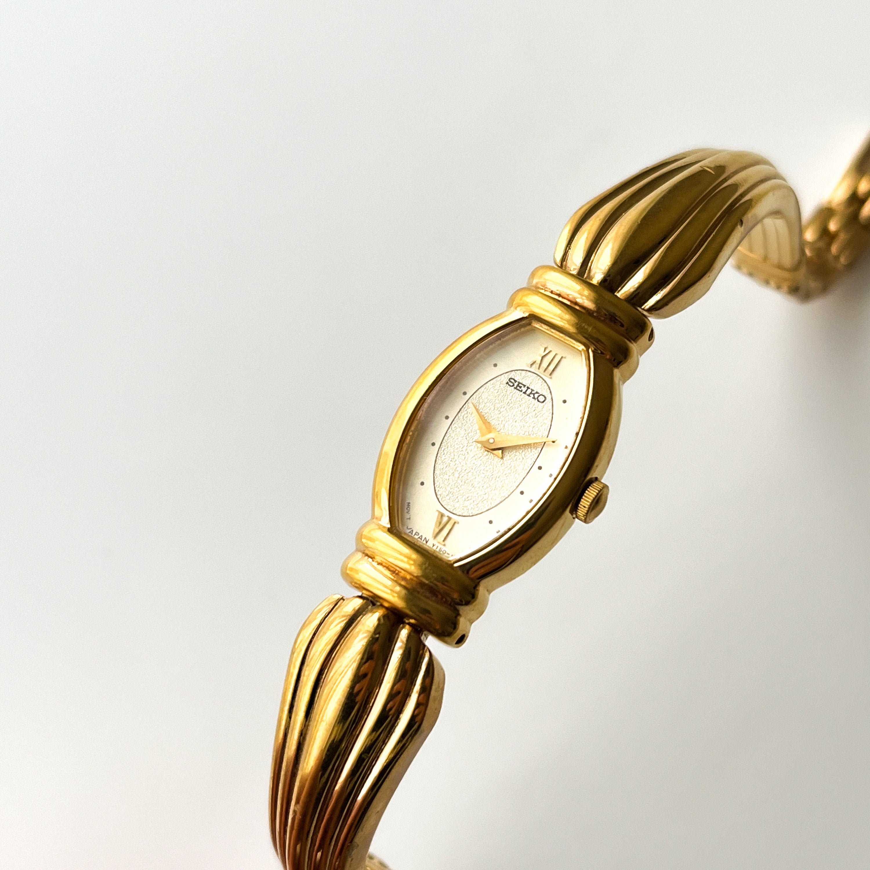 Vintage 1990s Gold-Plated Ladies' Seiko Quartz Watch With Semi Bangle – Finchley Watches